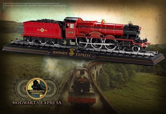 The Noble Collection - Hogwarts Express Die Cast Train Model and Base ...